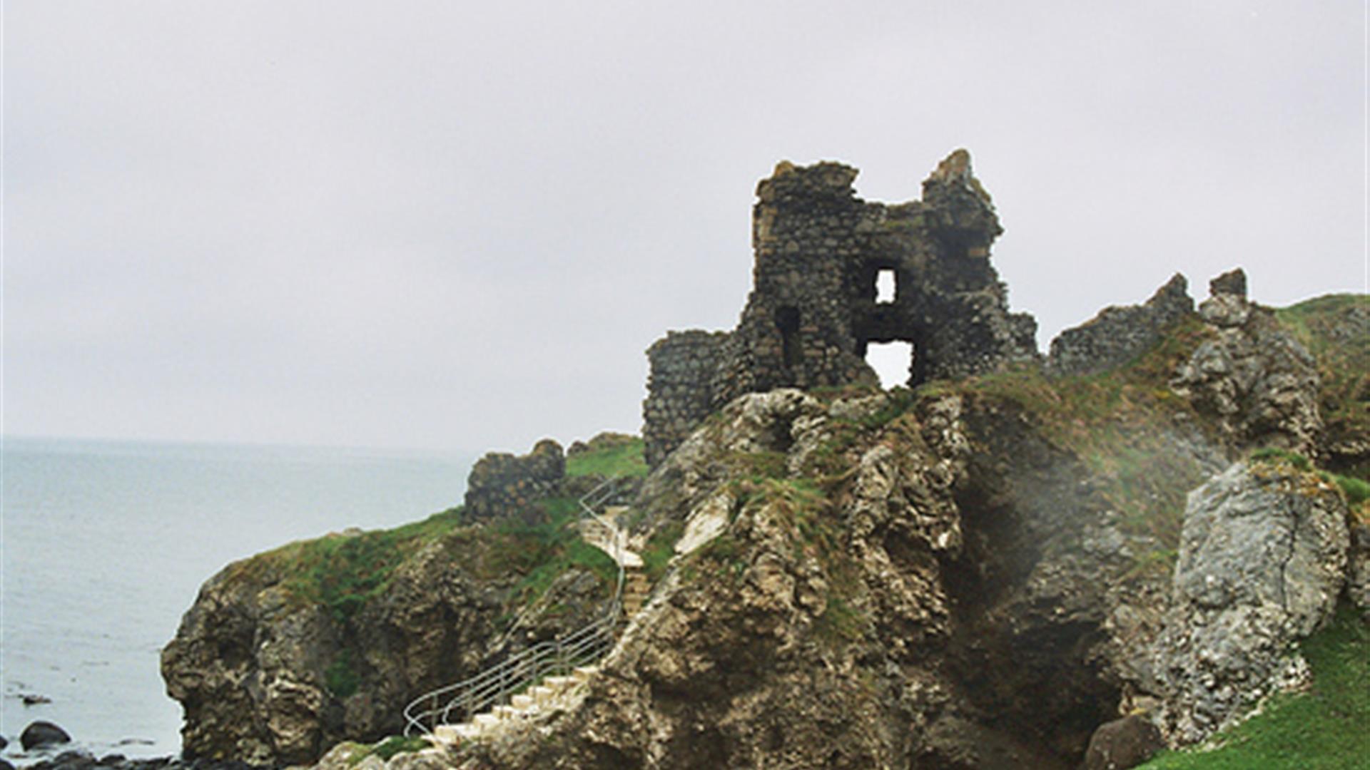 Kinbane Castle - Ballycastle - Causeway Coast & Glens